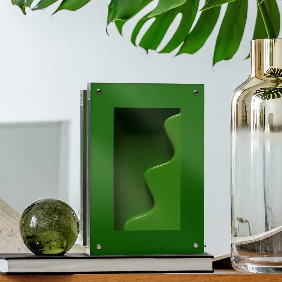 Green Drip Screen | Infinite Objects